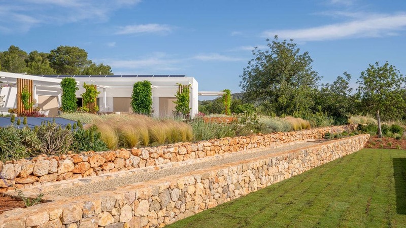 Bio-construction, Traditional Architecture or New Ways of Building?